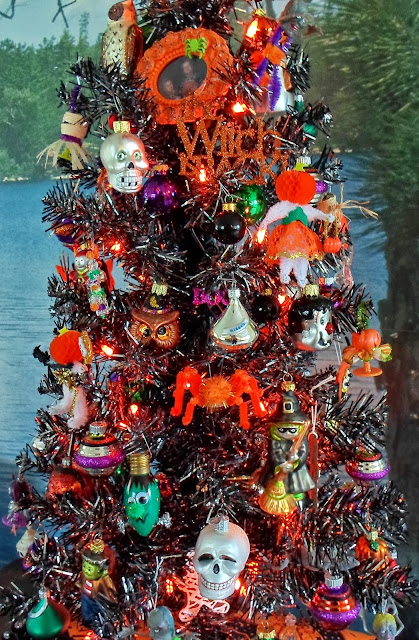 Happier Than A Pig In Mud: Halloween Tree 2013