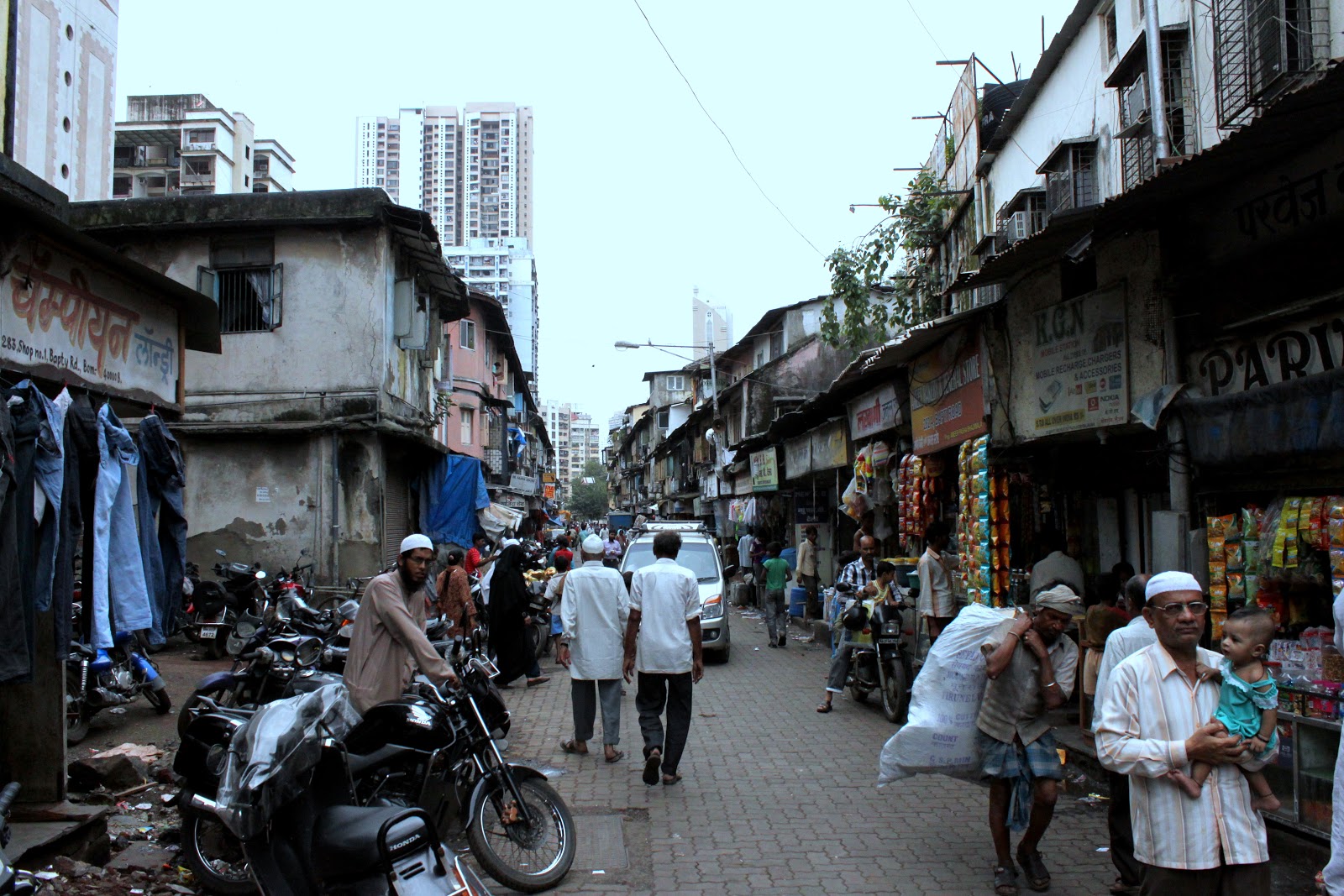 Discovering Mumbai: Kamathipura — Asia's Reddest Light