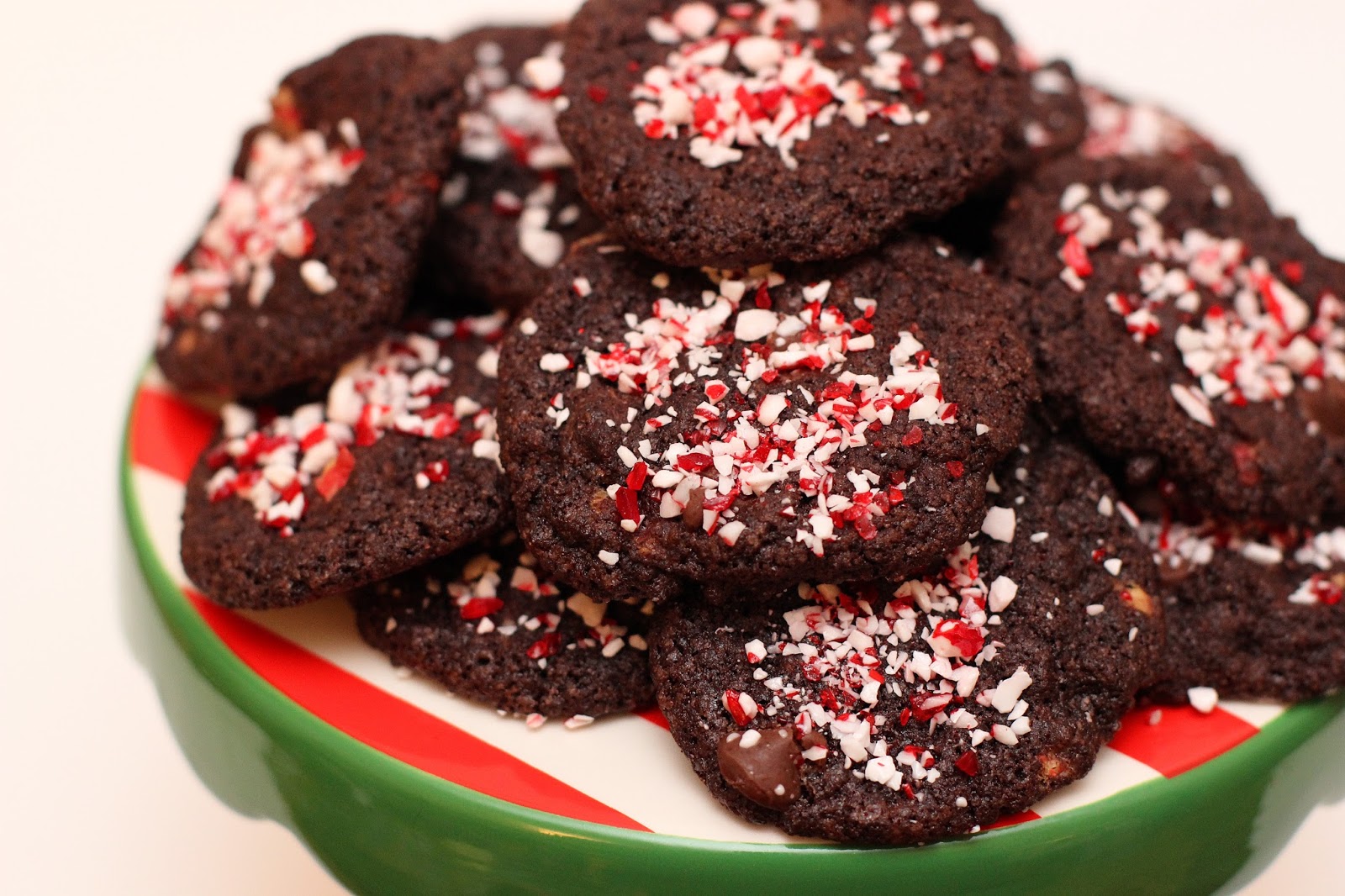 Recipe: Double Chocolate Peppermint Crunch Cookies | chicago foodie girl