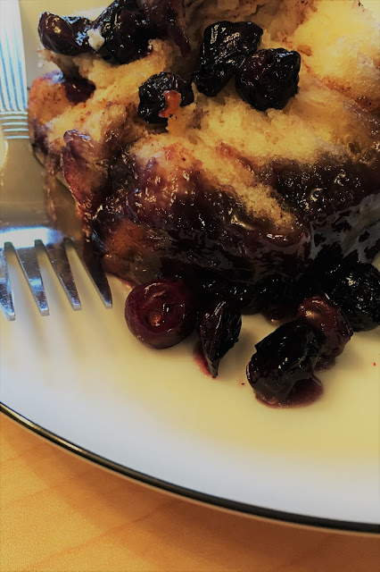 The Harris Sisters: Blueberry Monkey Bread