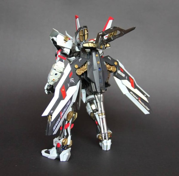 Custom Build: 1/100 Gundam Astray Black Frame