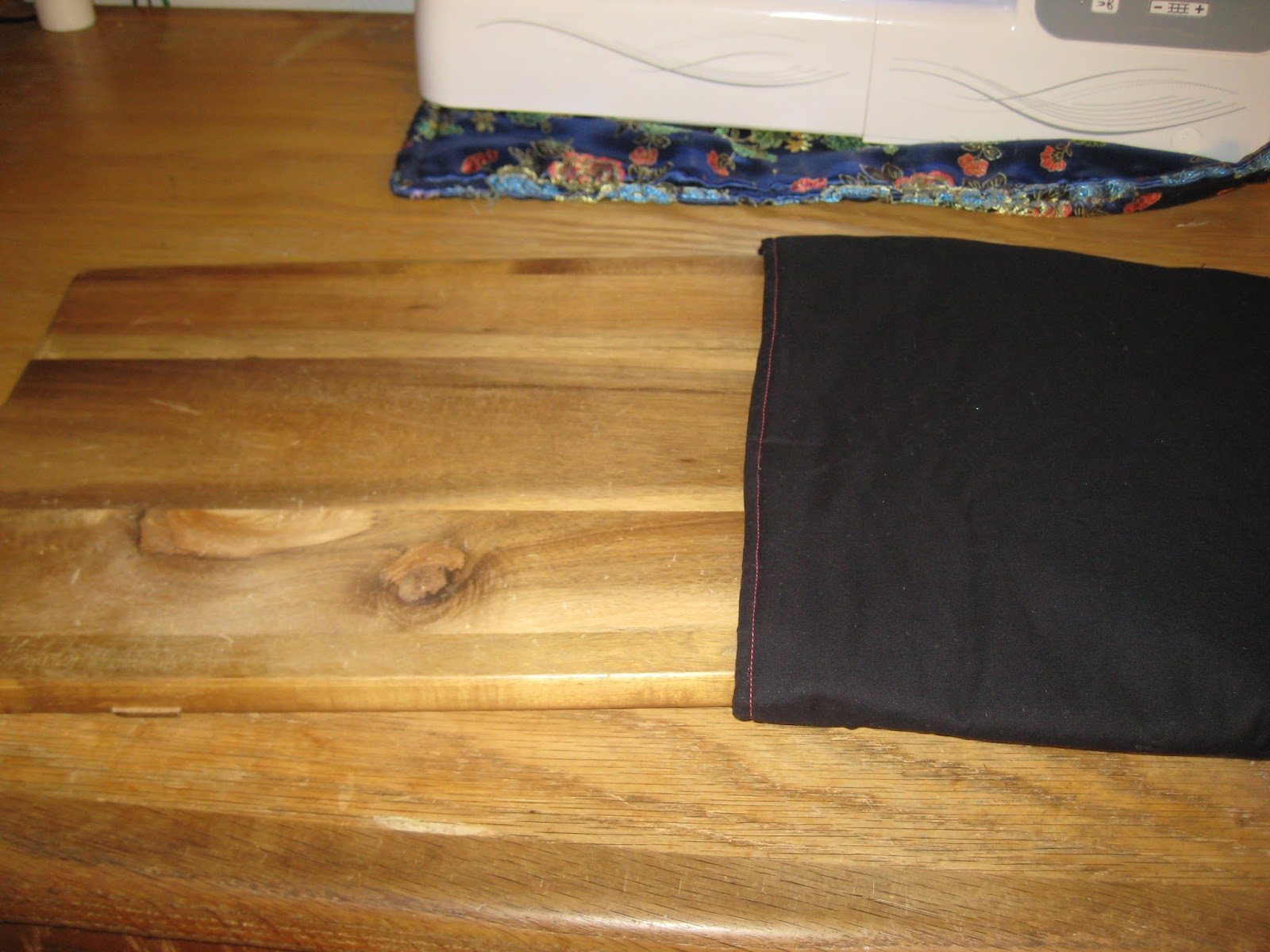 Pondering Cat: Pressing pad idea.