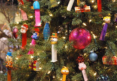 Artwife Needs a Life: Festival of Trees - Art for Charity