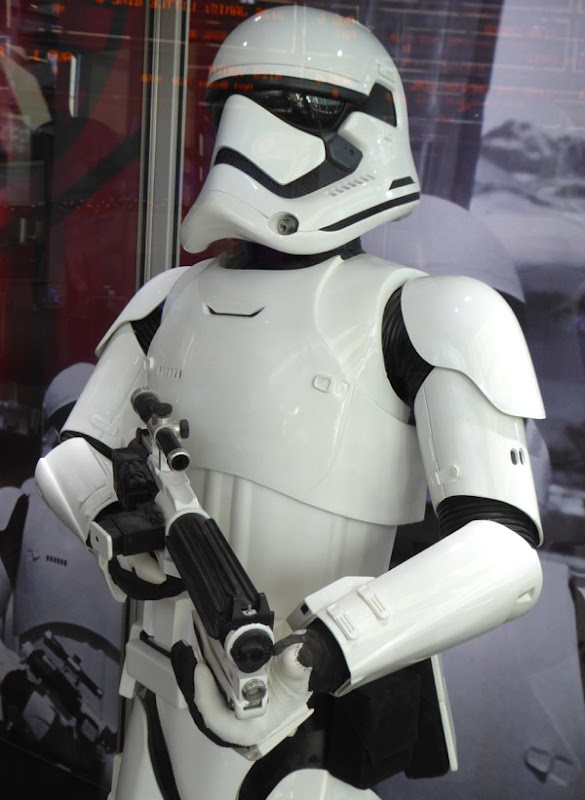 Hollywood Movie Costumes and Props: Star Wars: The Force Awakens ...