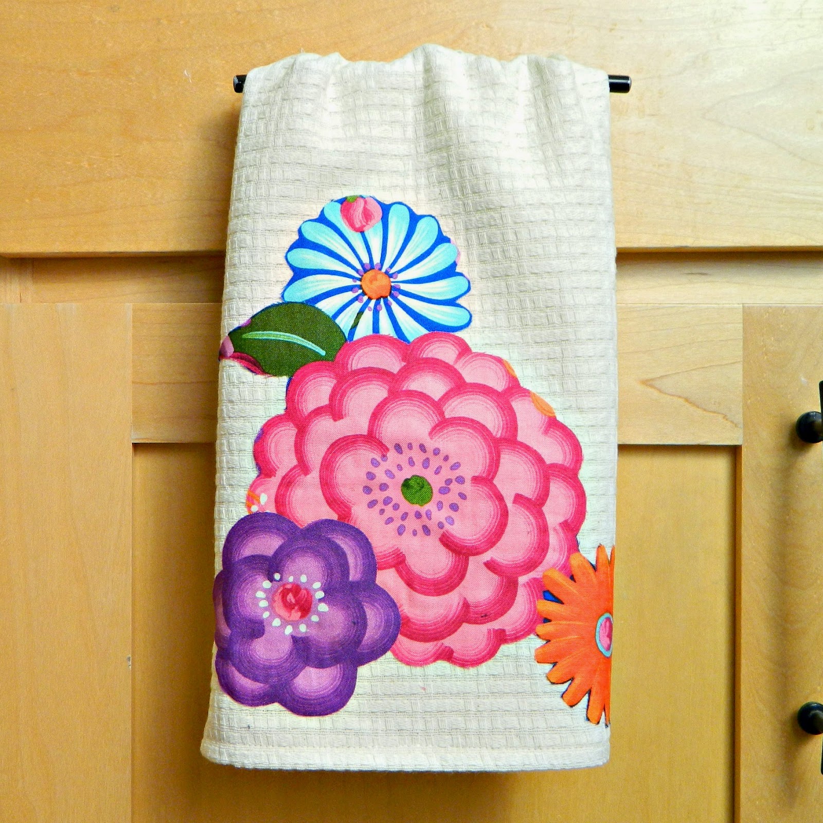 Mark Montano: No Sew Appliqué Hand Towels DIY