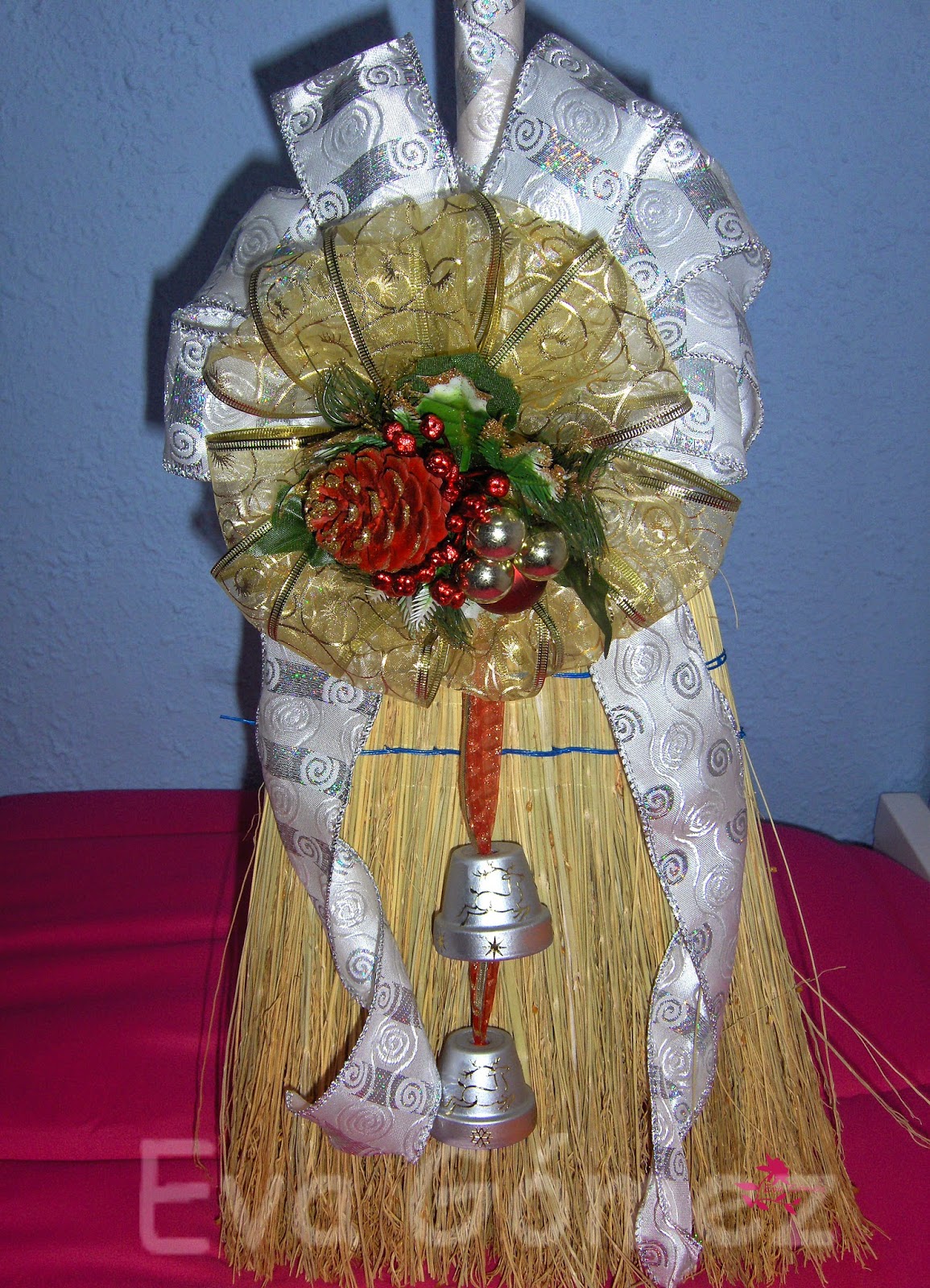 Rupanteva: Escobas decoradas