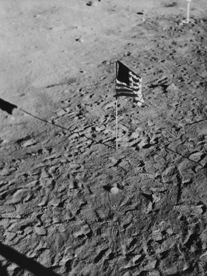 Imagens do Universo: Nasa: bandeiras americanas das missões Apollo ...