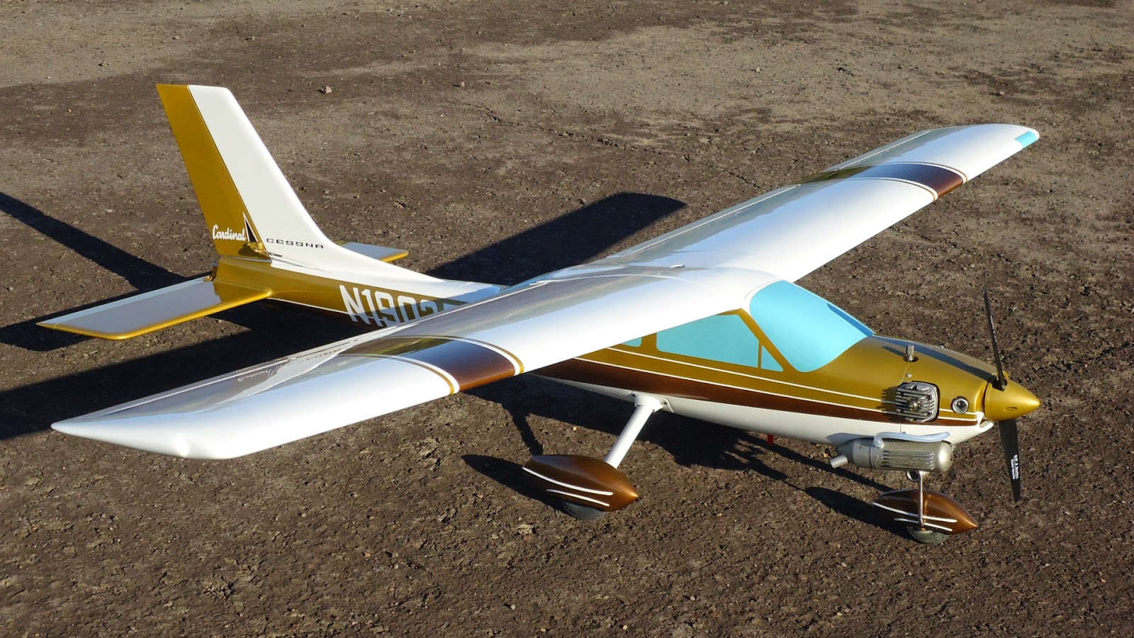 Oficina de aeromodelismo: Cardinal da Graupner.