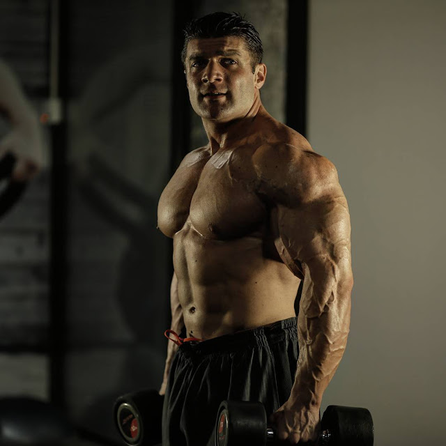 Muscle Lover: Turkish IFBB Elite Pro bodybuilder Firat Ürün