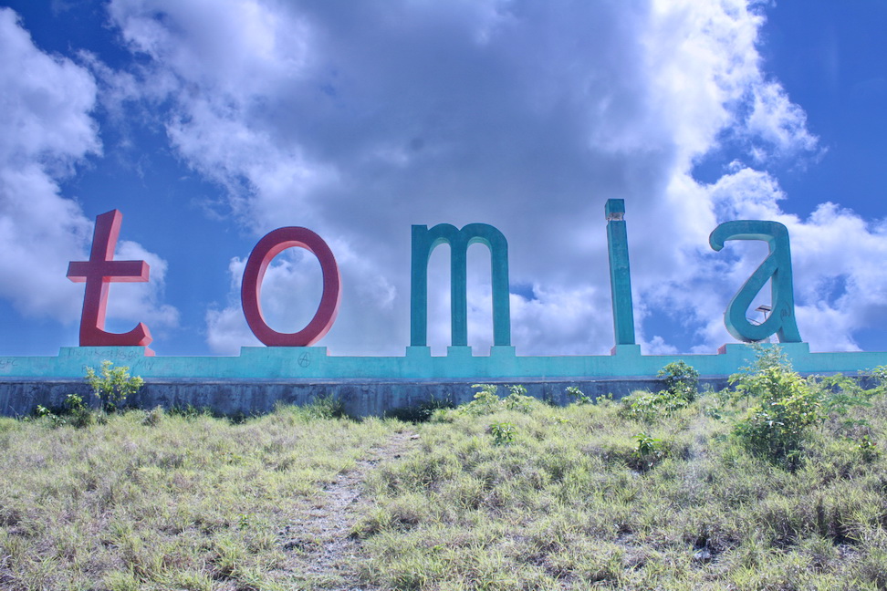 Bentang Savana di Timur Tomia - Bukit Waru, Wakatobi | Muhammad Dagri Nizar