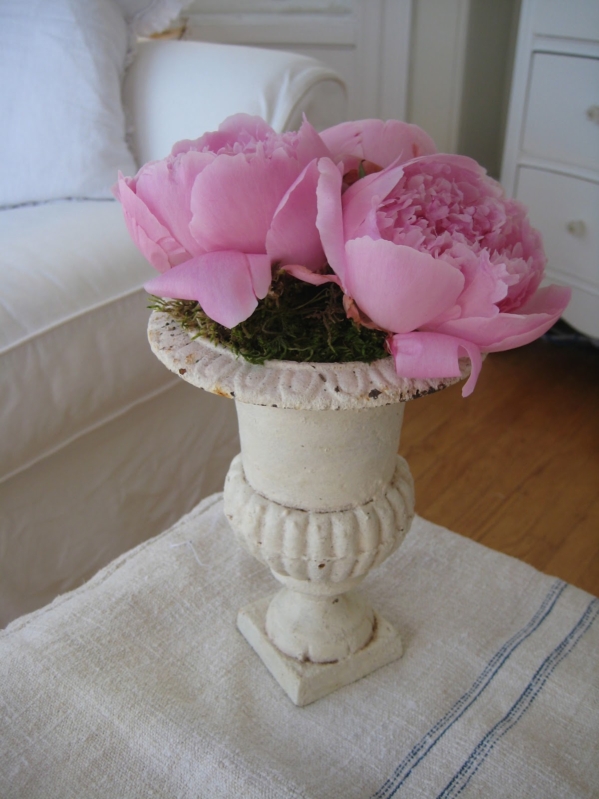 Summersoul: Decorating with Urns