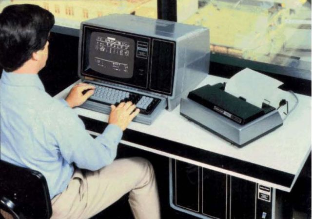 Interesting Vintage Photos of Men With Computers at Workplaces in the ...