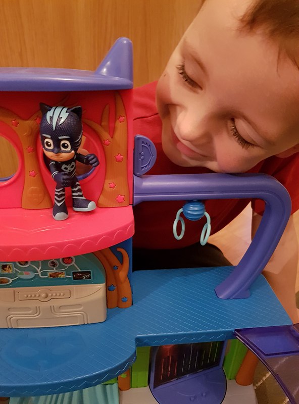 PJ Masks Headquarters Playset Review - MUMMY TO THE MAX