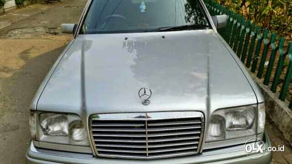 Mercy E220 / W124 1994 Silver Mt - Mercy Bekas - Barang Second Tapi Bagus