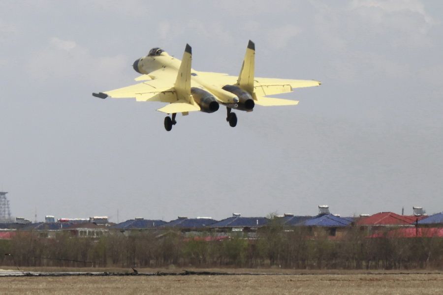 Chinese Su-33 Like Aircraft Carrier Fighter Jet J-15