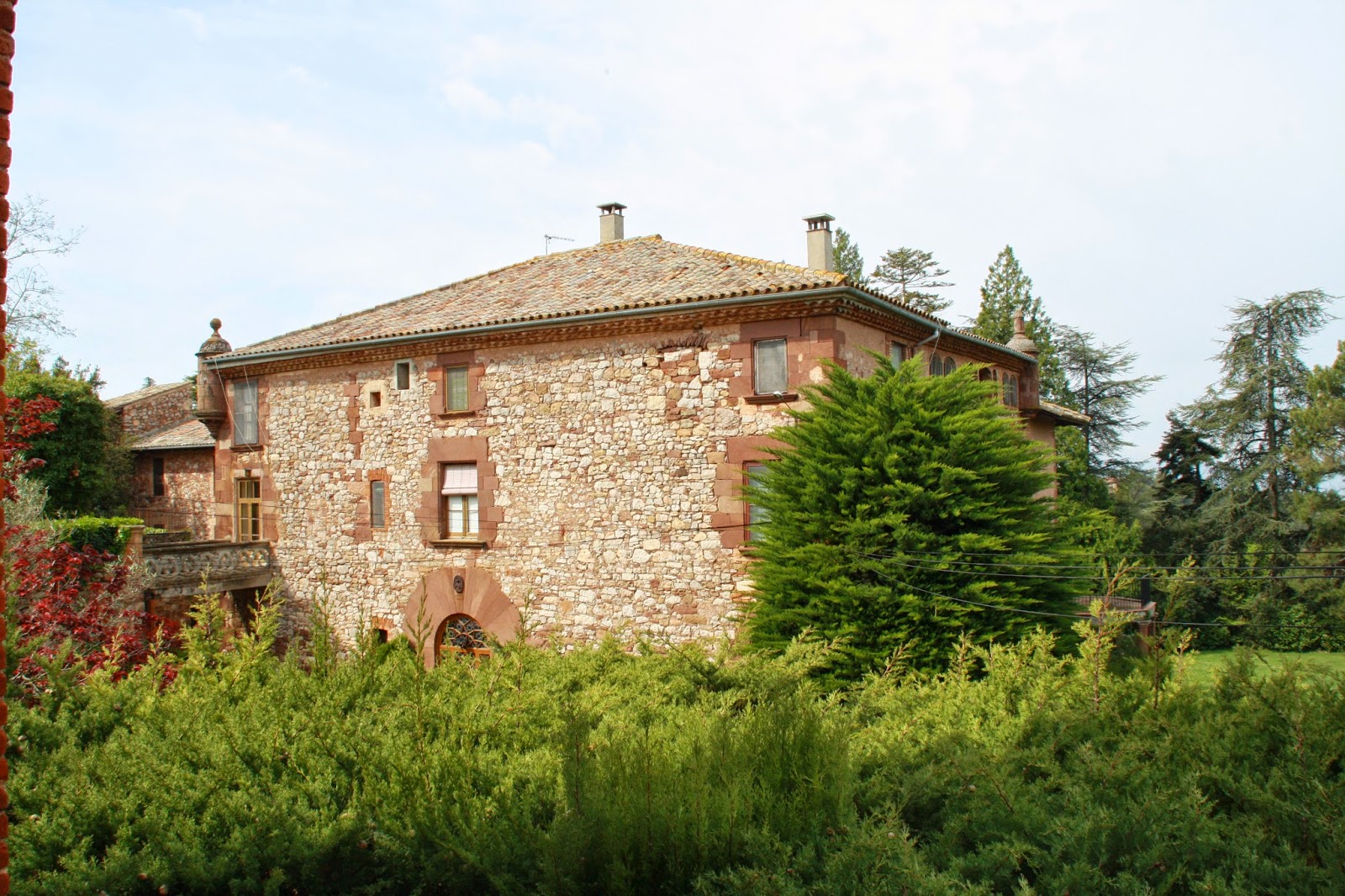 Conèixer Catalunya: EL BRULL. OSONA. CASA D’ESPIRITUALITAT JESÚS i MARIA