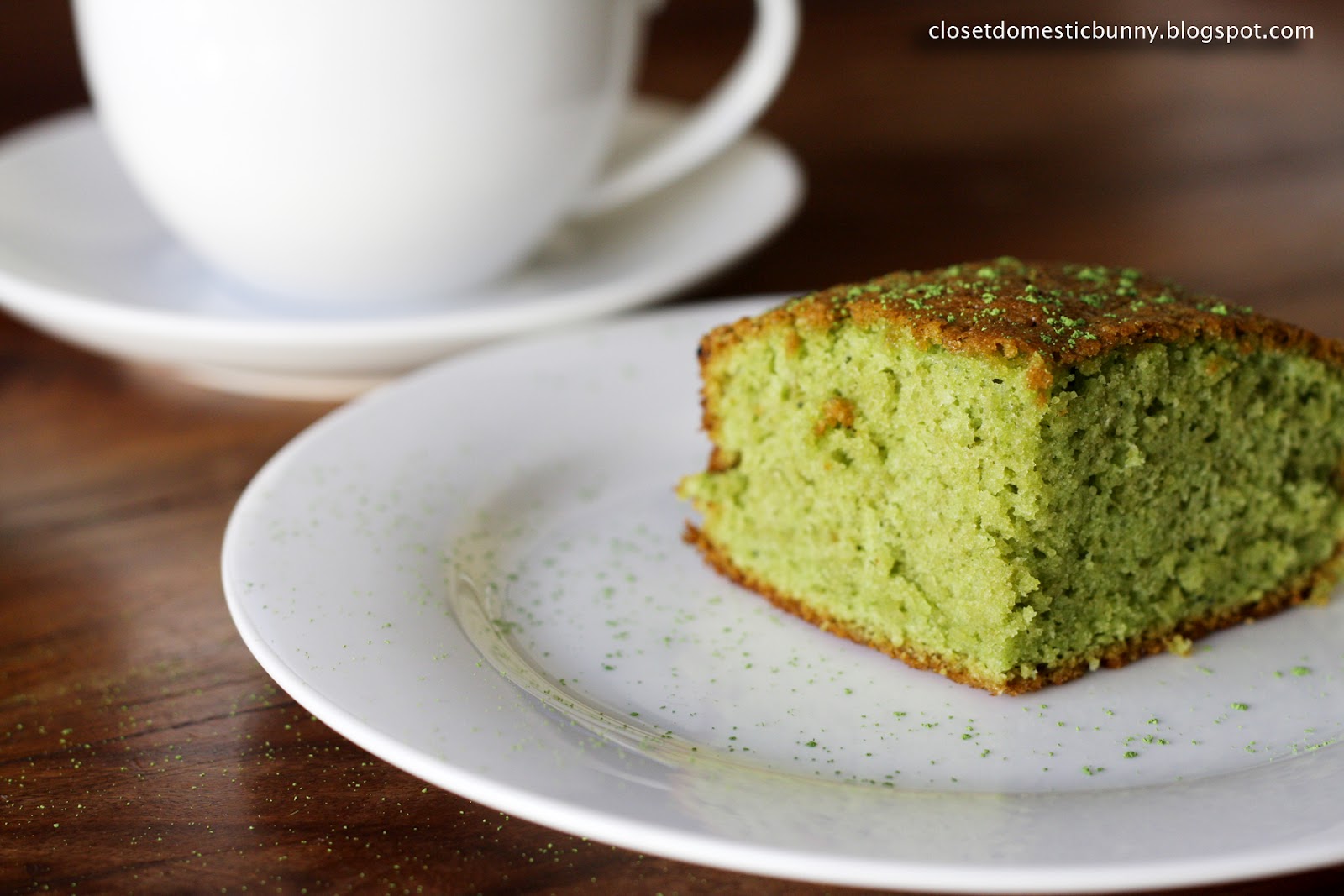 cooking. eating. carousing.: matcha egg-white cake