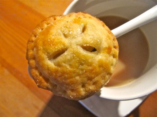 White Shell Chronicles: Chocolate / Banana & Apple Pixie Pies