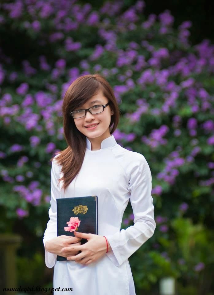Nonu De Girls: Beautiful Girl Ao Dai Part I