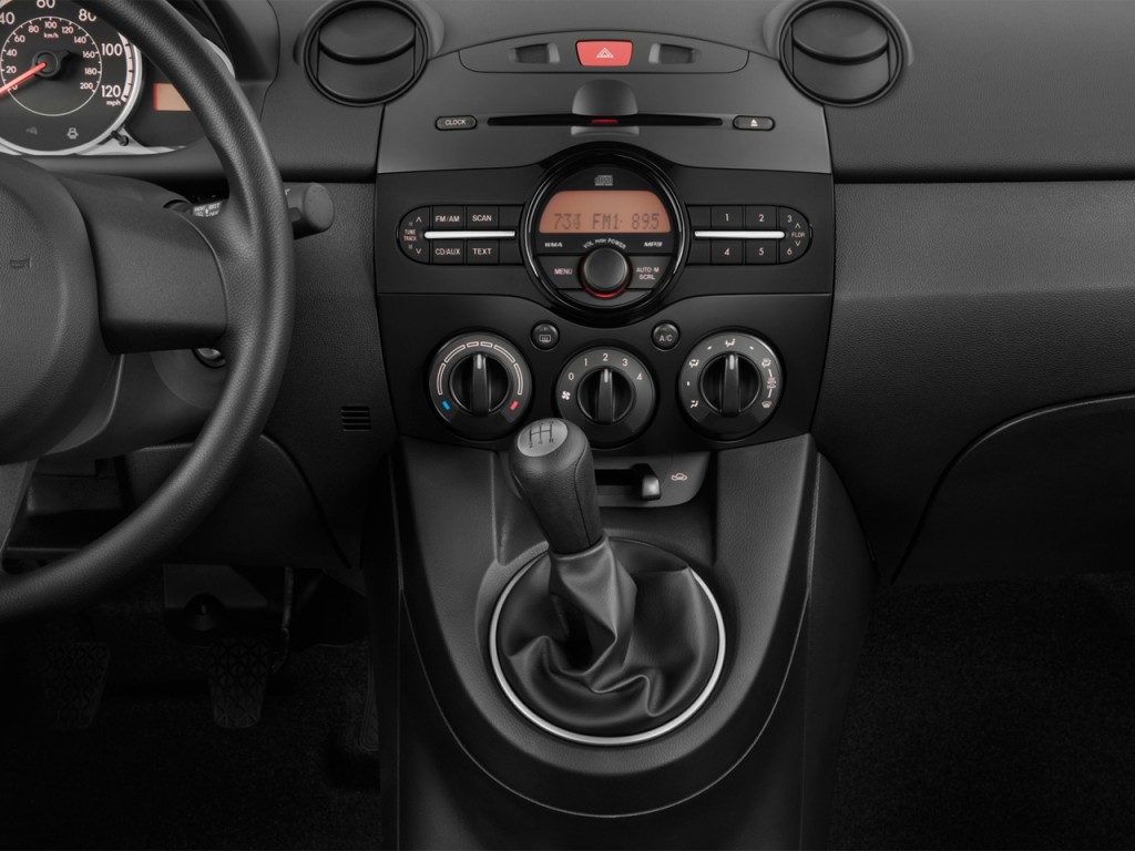 Mazda 2 Sedan/Sport 2012 | Más que un auto...