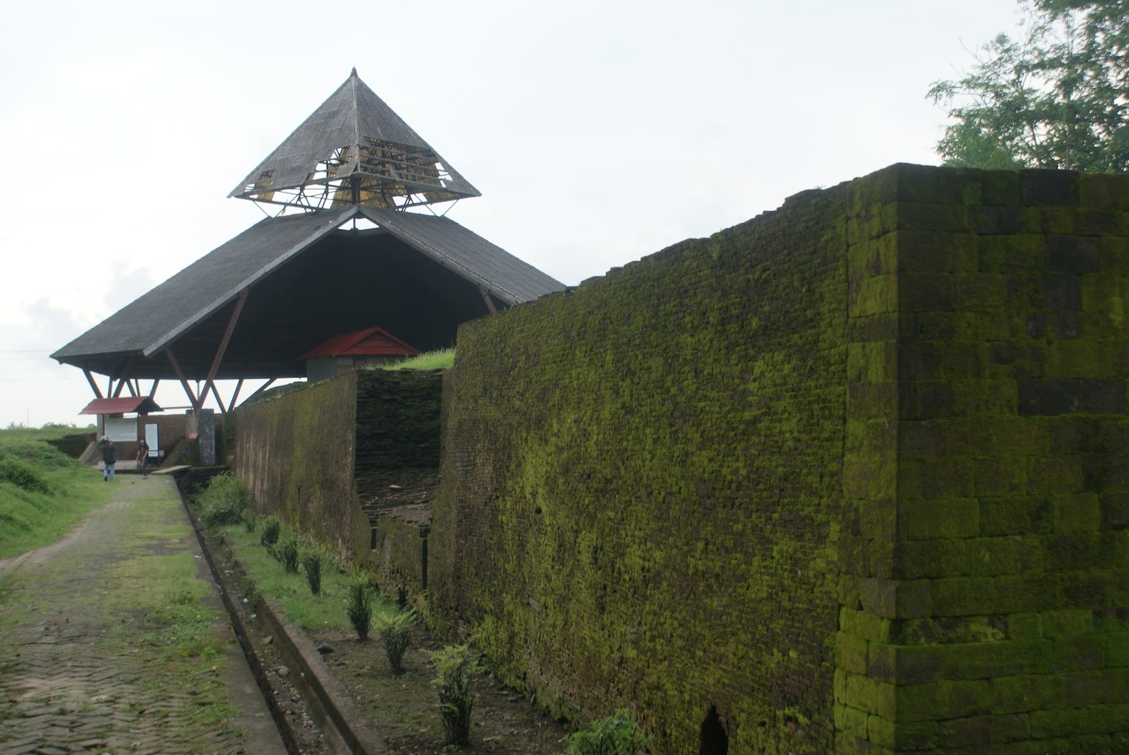 BENTENG SOMBA OPU, SITUS SEJARAH YANG DIABAIKAN