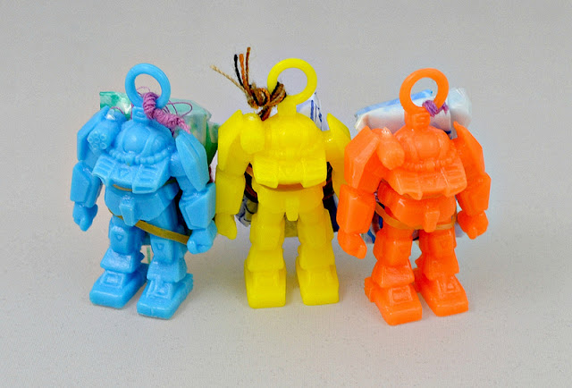 Little Weirdos: Mini figures and other monster toys: Parachute robot ...