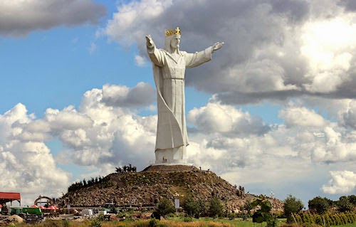 The Presurfer: The Beauty And Strangeness Of The World's Colossal Statues