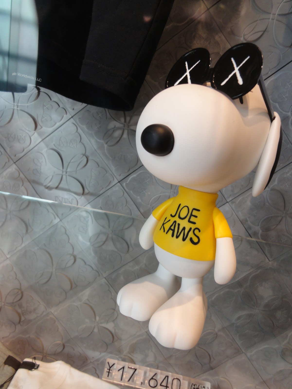 J.ME. (￣ε(#￣): Kaws - SNOOPY (KAWS version)