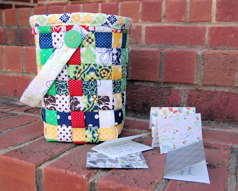 !! Pequeno Mimo !!: Como fazer cesta de tecido