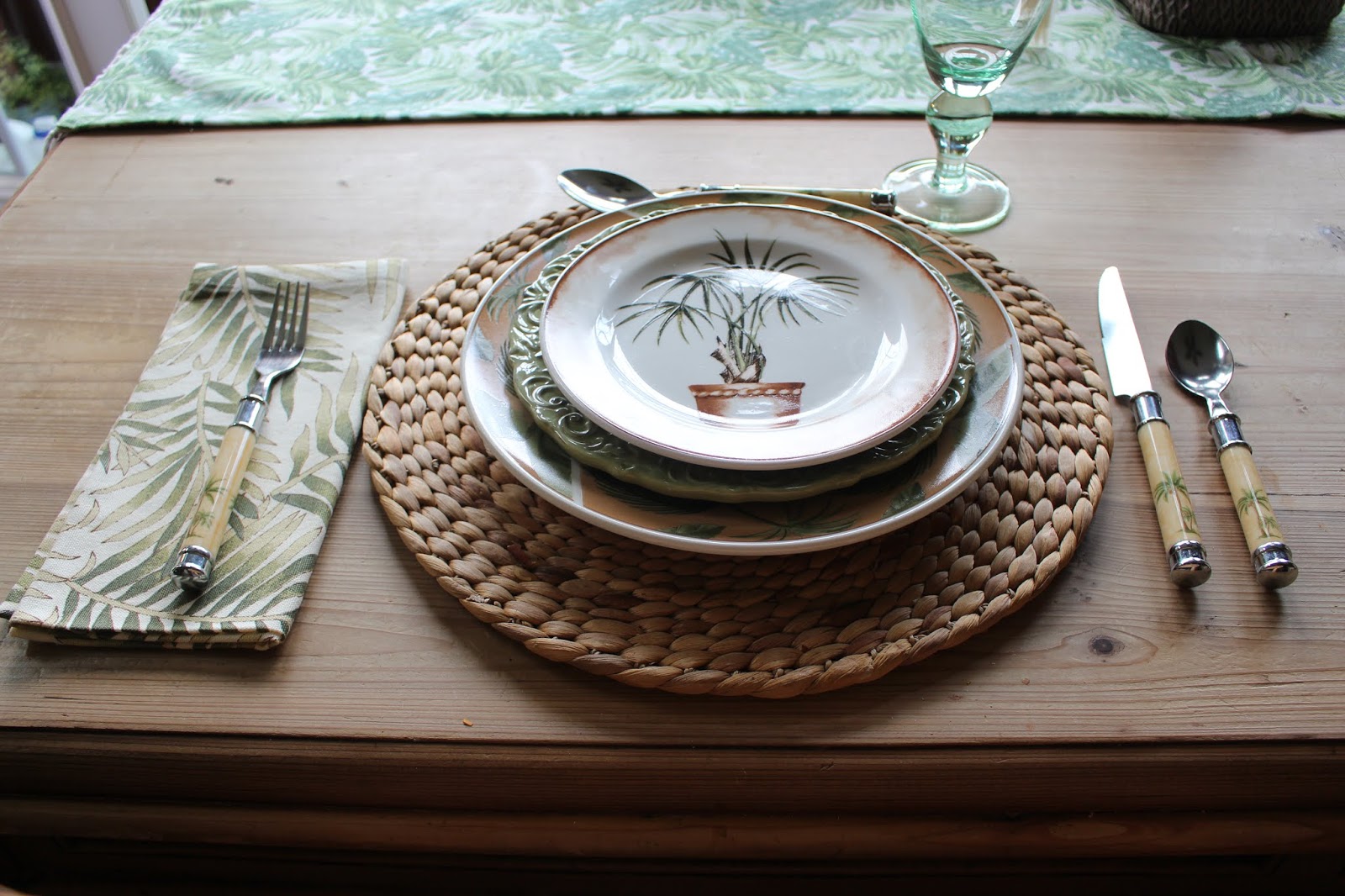 Designs by Pinky: Palm Trees at the Table!