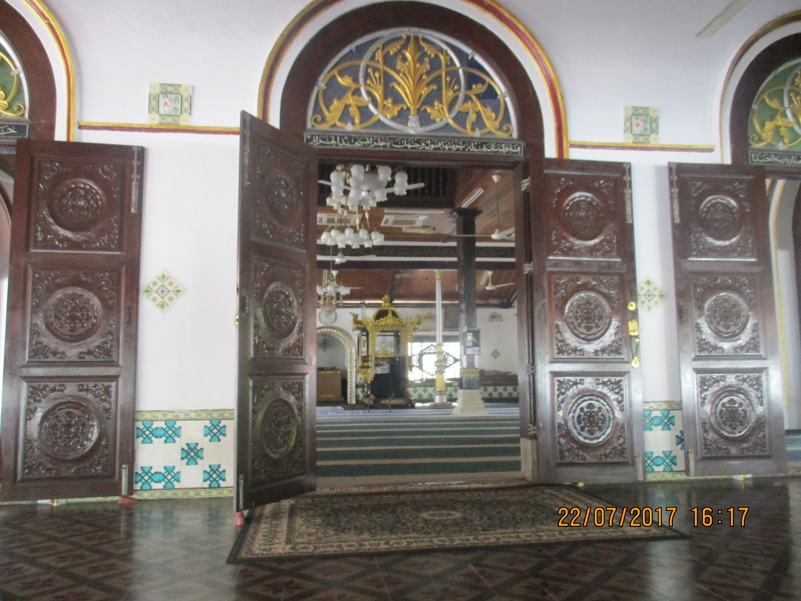 BESI WAJA: Masjid Tengkera Dan Makam Sultan Hussein