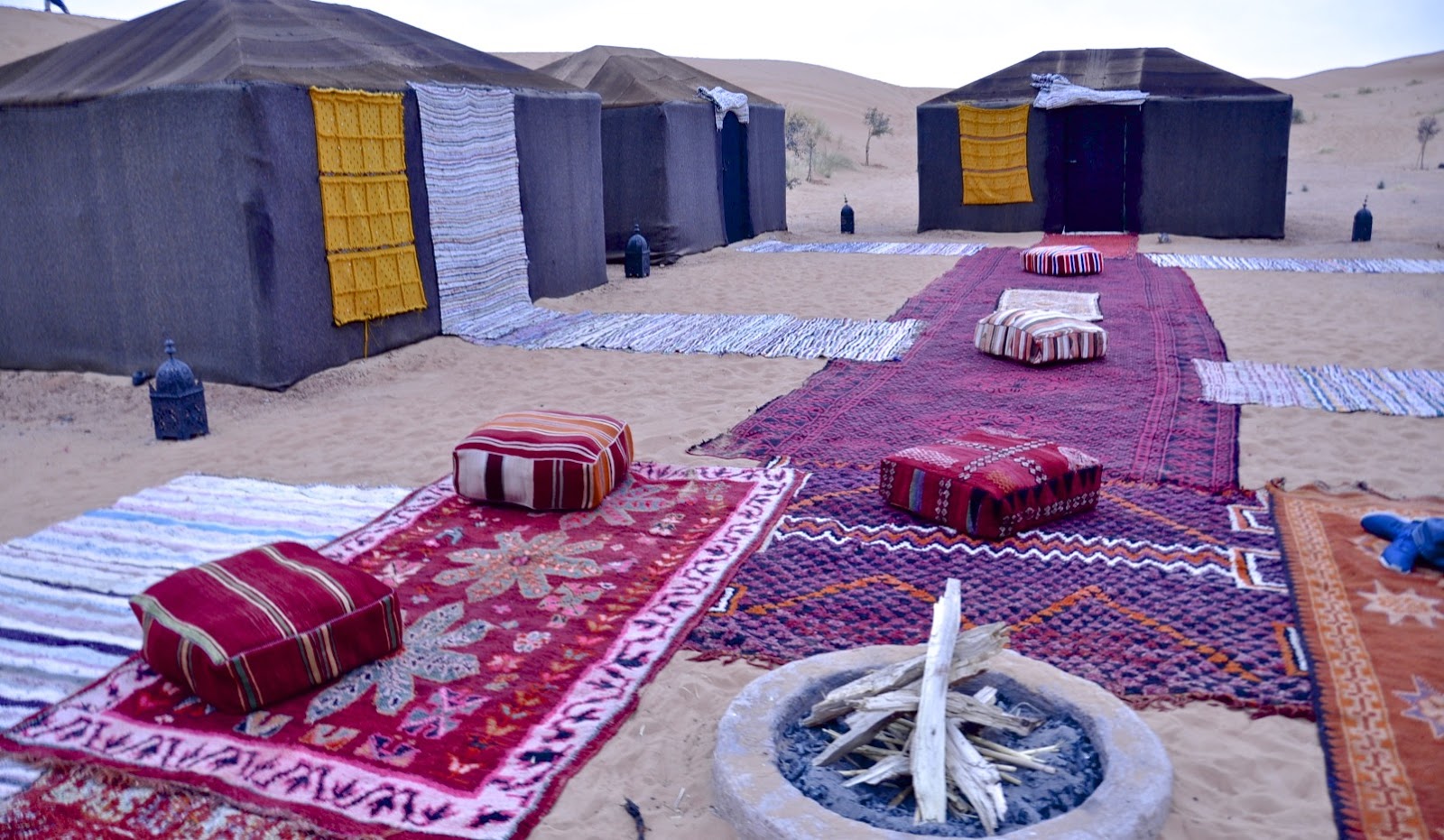 Una noche en… una jaima (dunas de Merzouga) ~ El LoBo BoBo,... un blog ...