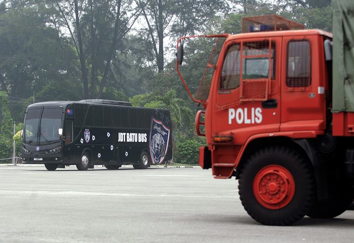 Johor Darul Takzim | JDT FC: JDT BATU BUS: BUKAN KONTROVERSI