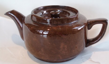 Vintage Treasure in Martinborough: Brown Betty Tea Pots - friends for life!