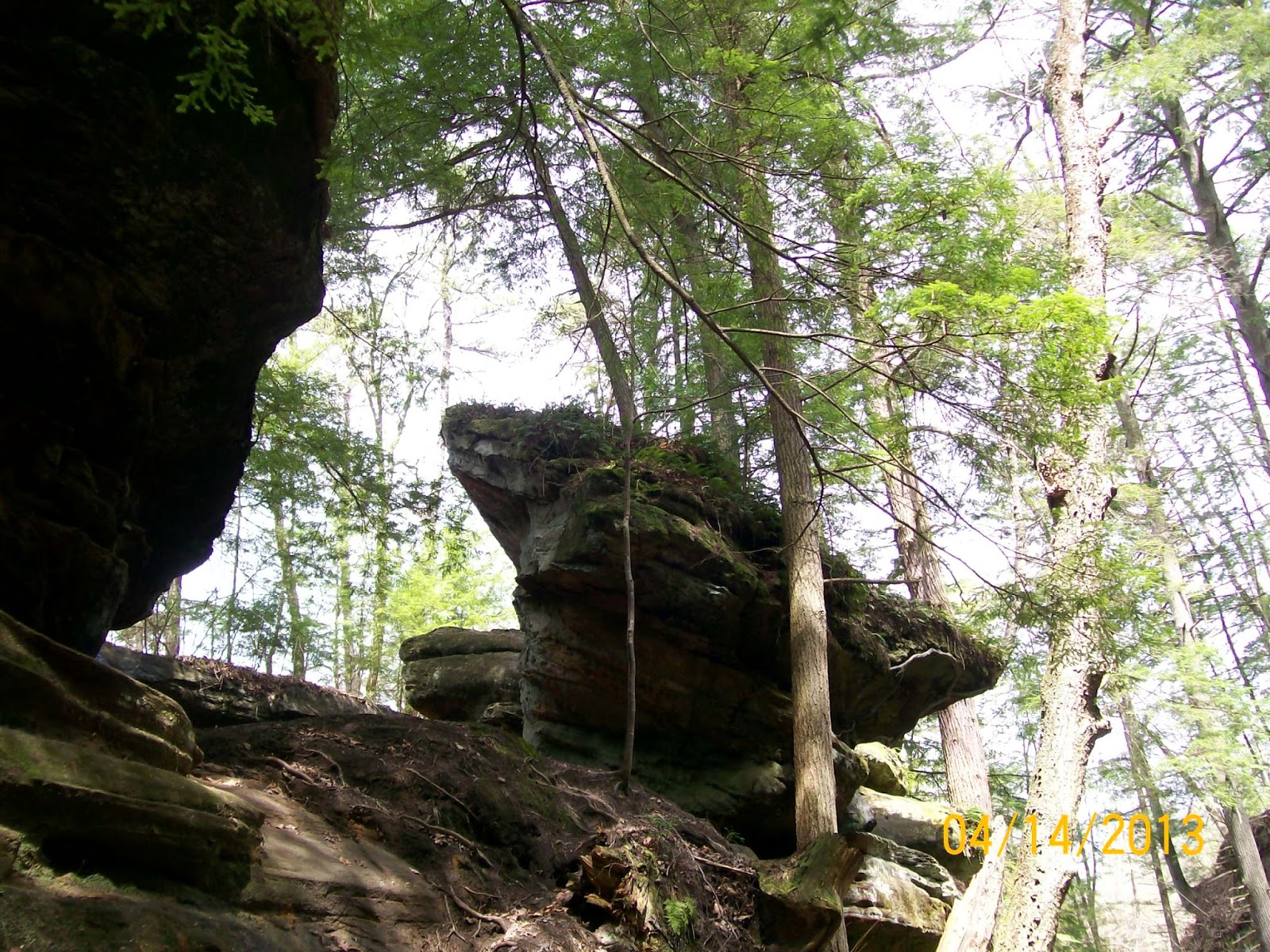 Rockhounding Around: Old Man's Cave, Hocking Hills State Park- Ohio