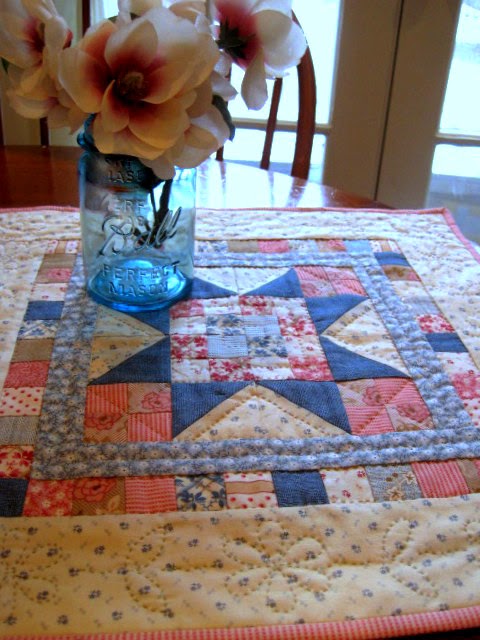 A Sentimental Quilter: Free Patterns for Small Quilts