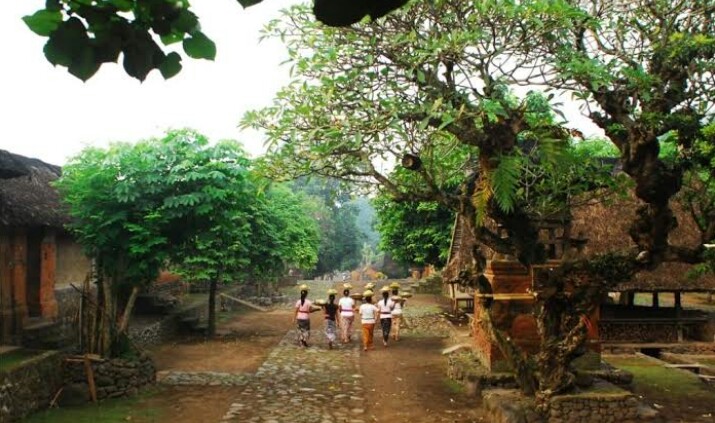 Perbedaan desa tradisional,swadaya,swakarya dan swasembada.