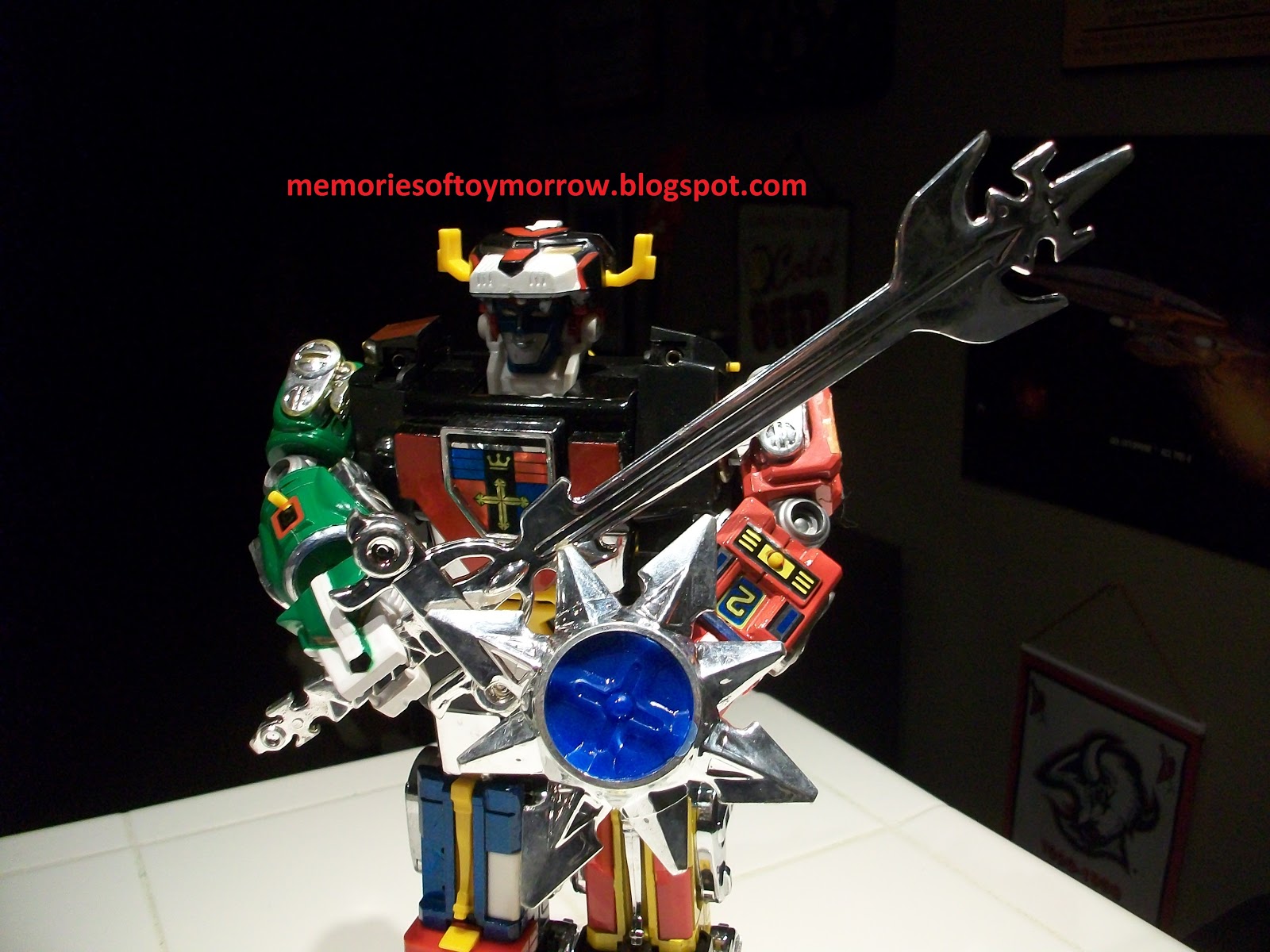 Memories of Toymorrow: Is it Voltron or is it Lionbot...who cares, its ...