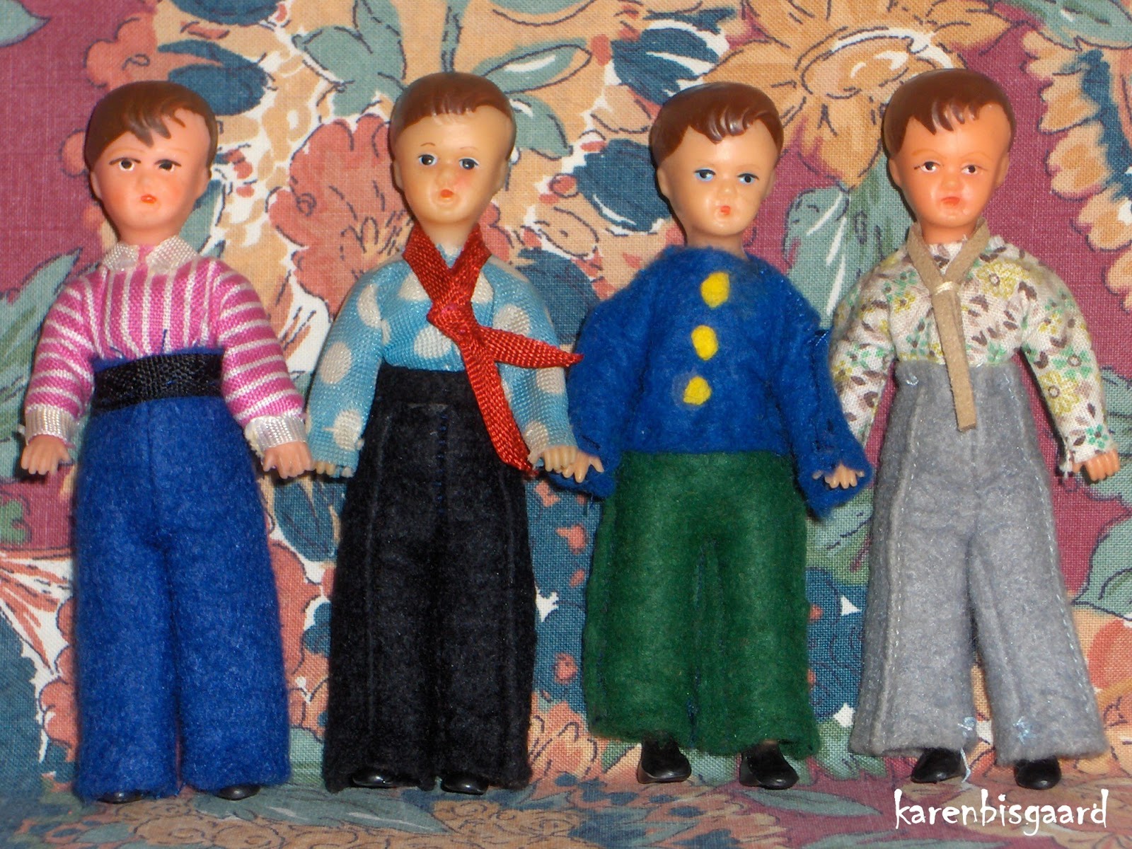 Karen`s Vintage Dolls Photography.: ARI dolls collection of moms and ...