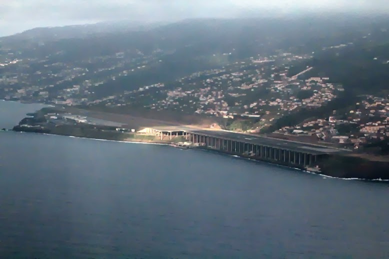 z aparatem w świat: Lotnisko Funchal