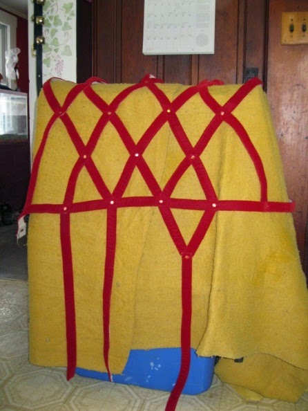 Weiner-Gozen's Blog Page: Display of Barding Styles Part 2- Strap Barding