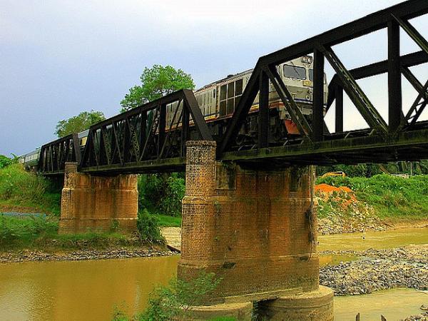 SEGAMAT: SEJARAH DAN MITOSNYA ~ SK (Felda) Redong, Segamat