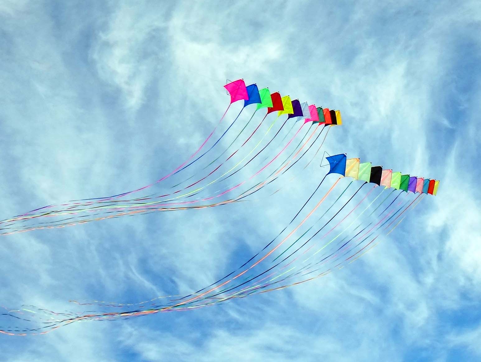 Joe's Retirement Blog: Twelve Stack Diamond Stunt Kites, Isle of Palms ...