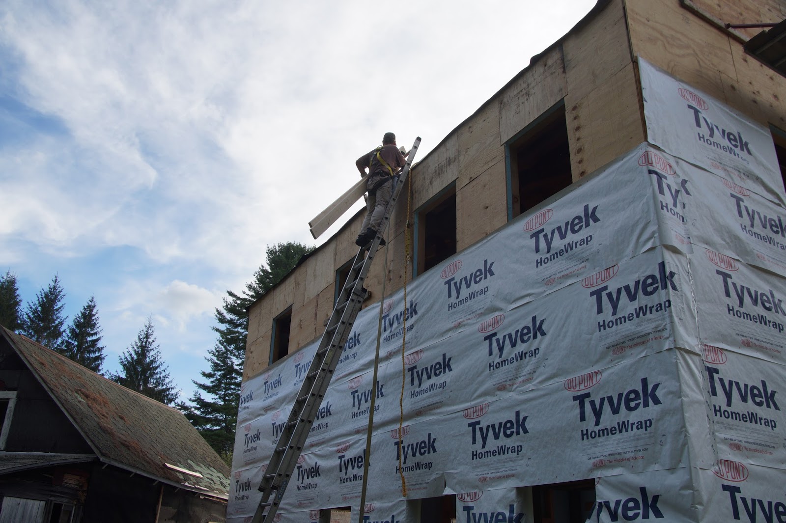Joe's Vermont Timber Frame Workshop: Exterior Sheathing and Roof Insulation