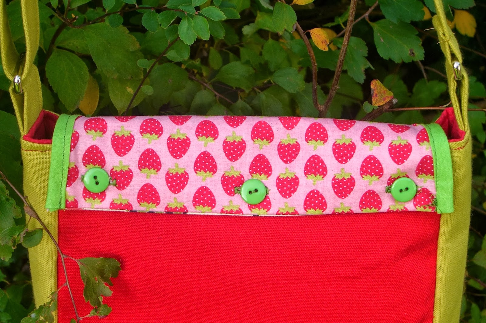 SaMari Design : Apfel-Erdbeer-Kinder-Tasche