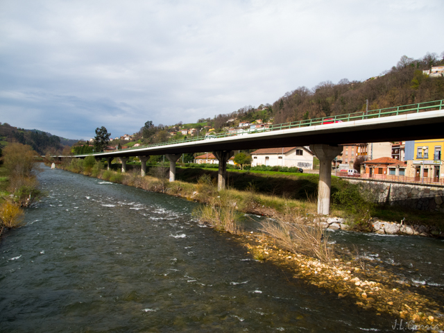 J.L.Gorria: El Entrego (Asturias)