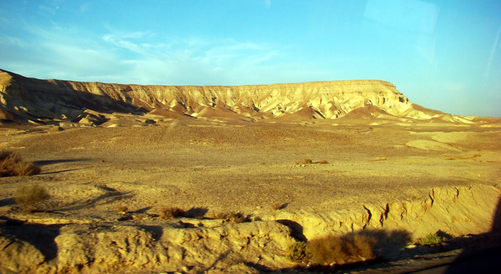 Horacje Peregrynacje: Niepusta pustynia