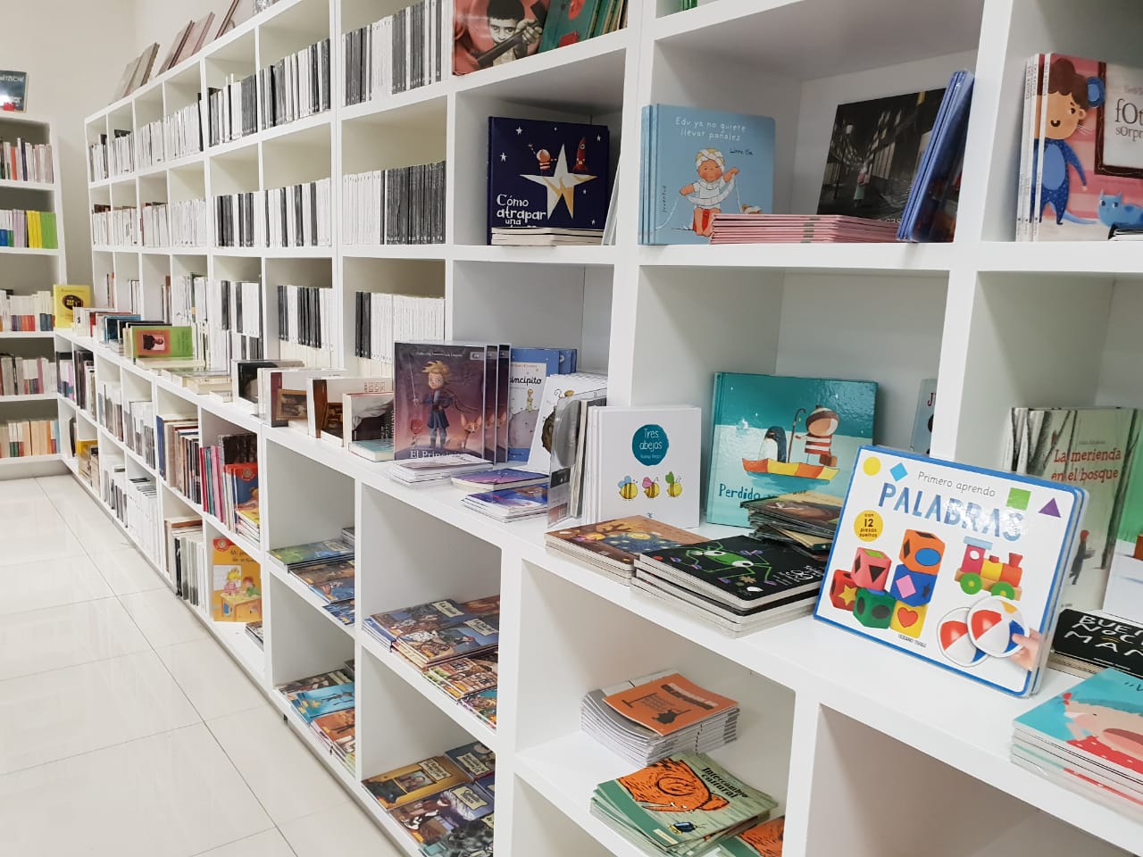 Mar de Letras: Acervo Bibliográfico