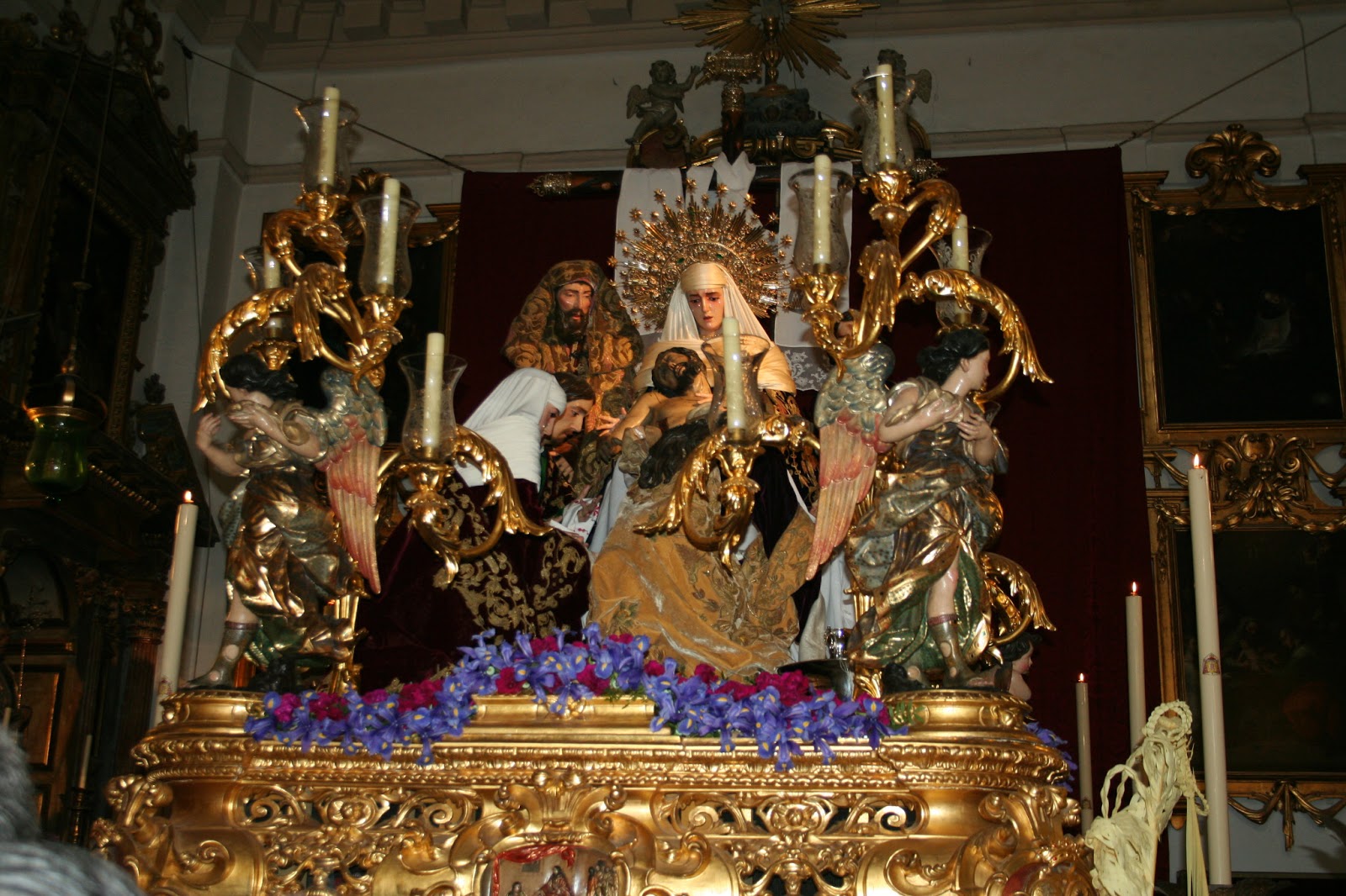 Semana Santa: Hermandad de la Sagrada Mortaja