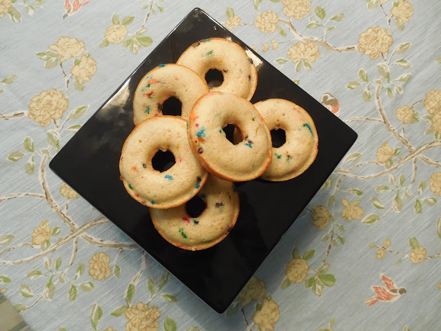 Two Kid Kitchen: baked sprinkle donuts